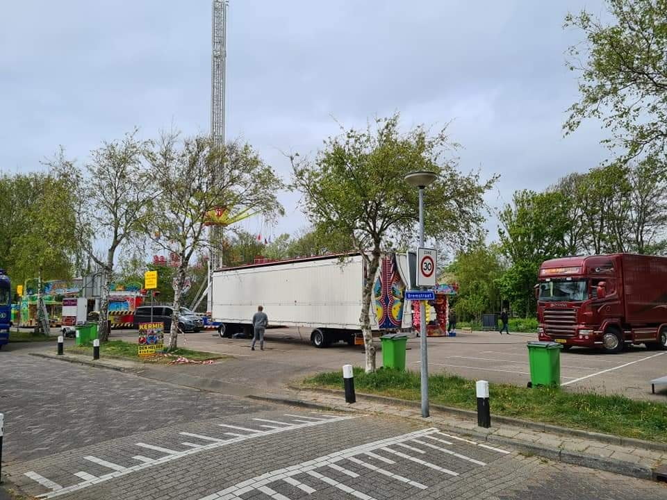 03-05-2022 KERMIS OPBOUW LAATSTE DEN HELDER JULIAN FABER