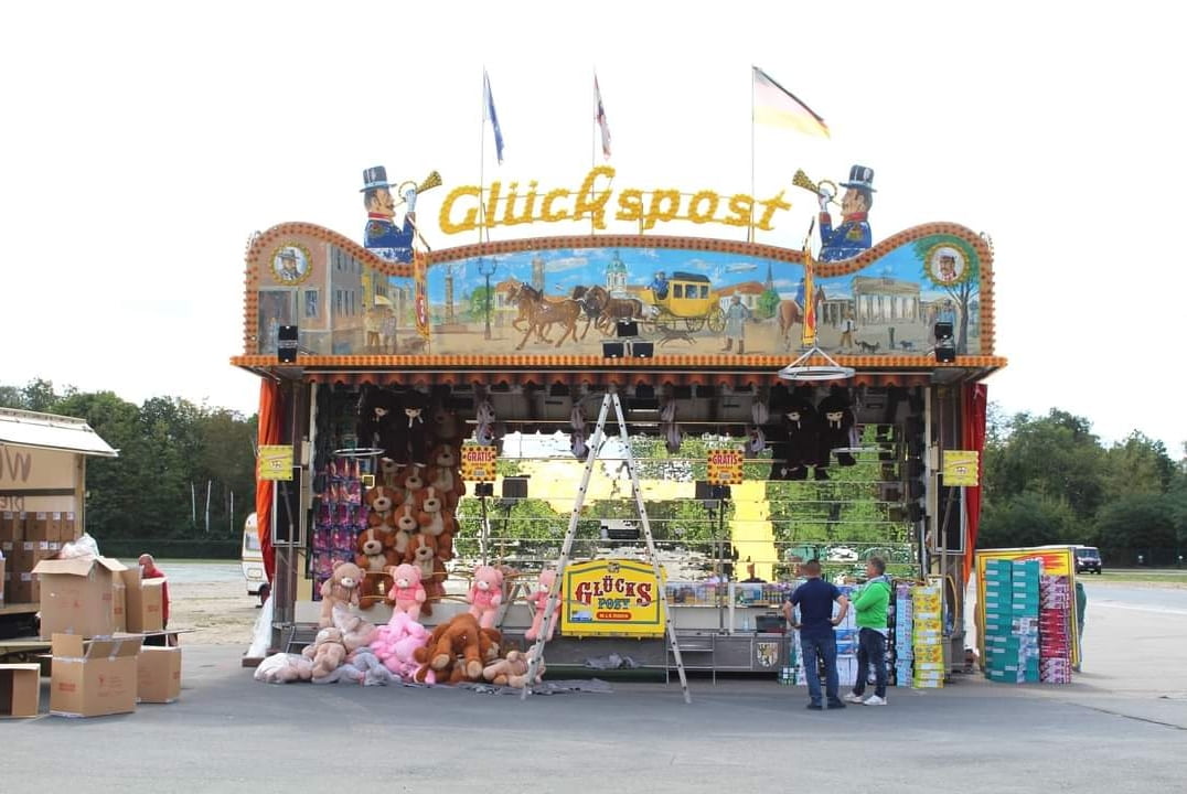 31-08-2022 KIRMES AUFBAU ZENTRALER BERLIN ANDREAS GOTZE