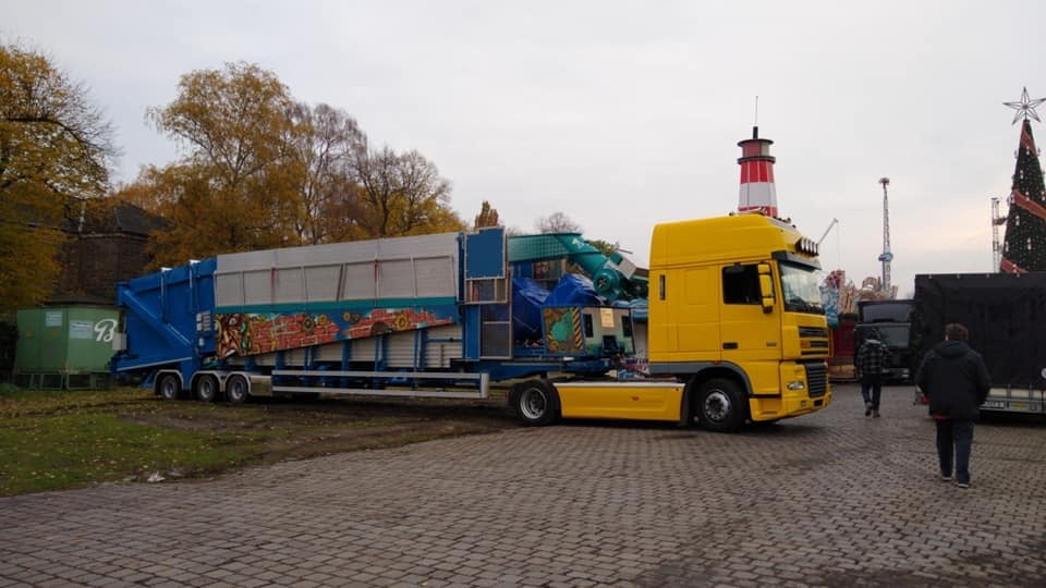 16-11-2019 KIRMES AUFBAU CRANGER DIE KIRMES COUNTER
